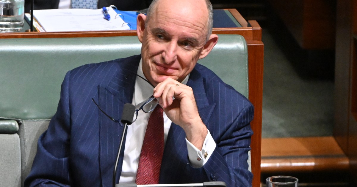 New Stuart Robert connection to business partner revealed