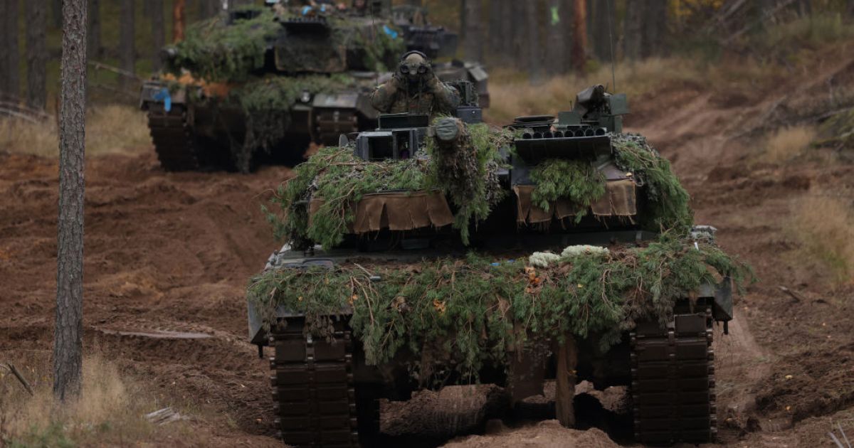 100 old Leopard tanks to be restored for Ukraine