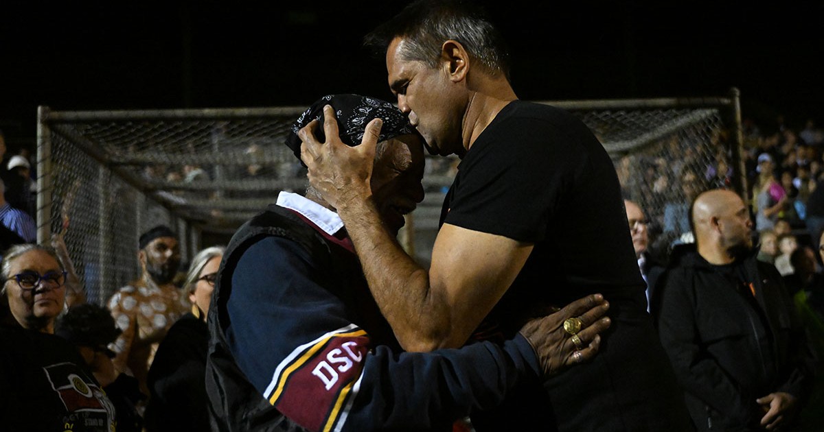 Hundreds heal with Nicky Winmar 30 years on from racism stand