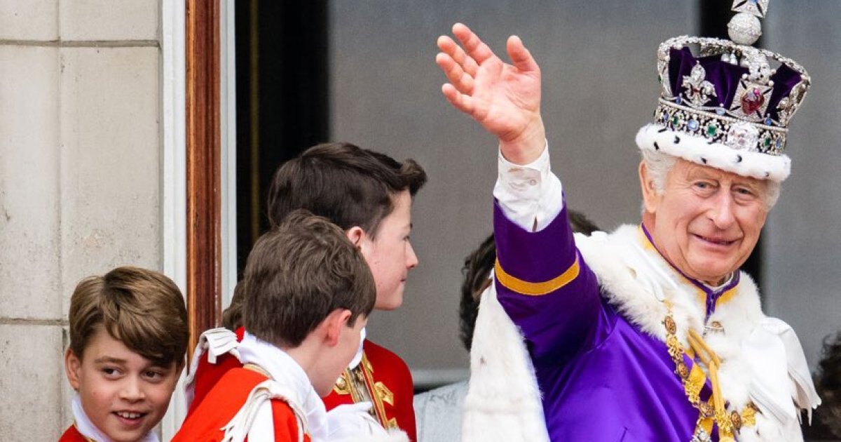 King crowned in UK's biggest ceremonial event for seven decades
