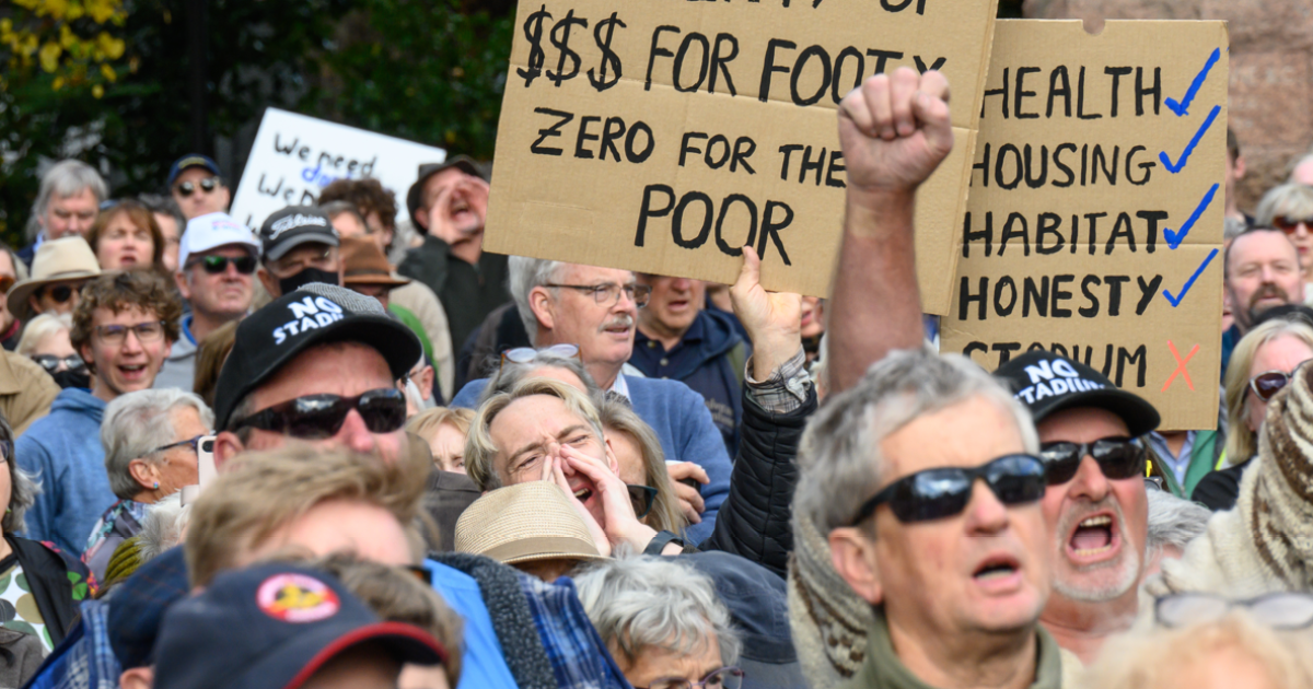 Tasmanians in their thousands protest $715m stadium