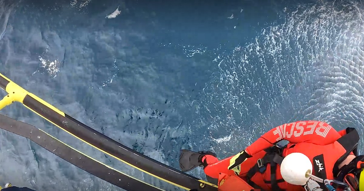 Search continues for missing man off Queensland coast