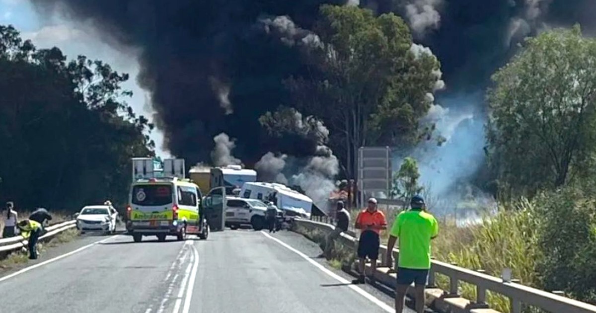 'Explosion', seven-vehicle pile-up closes Qld highway