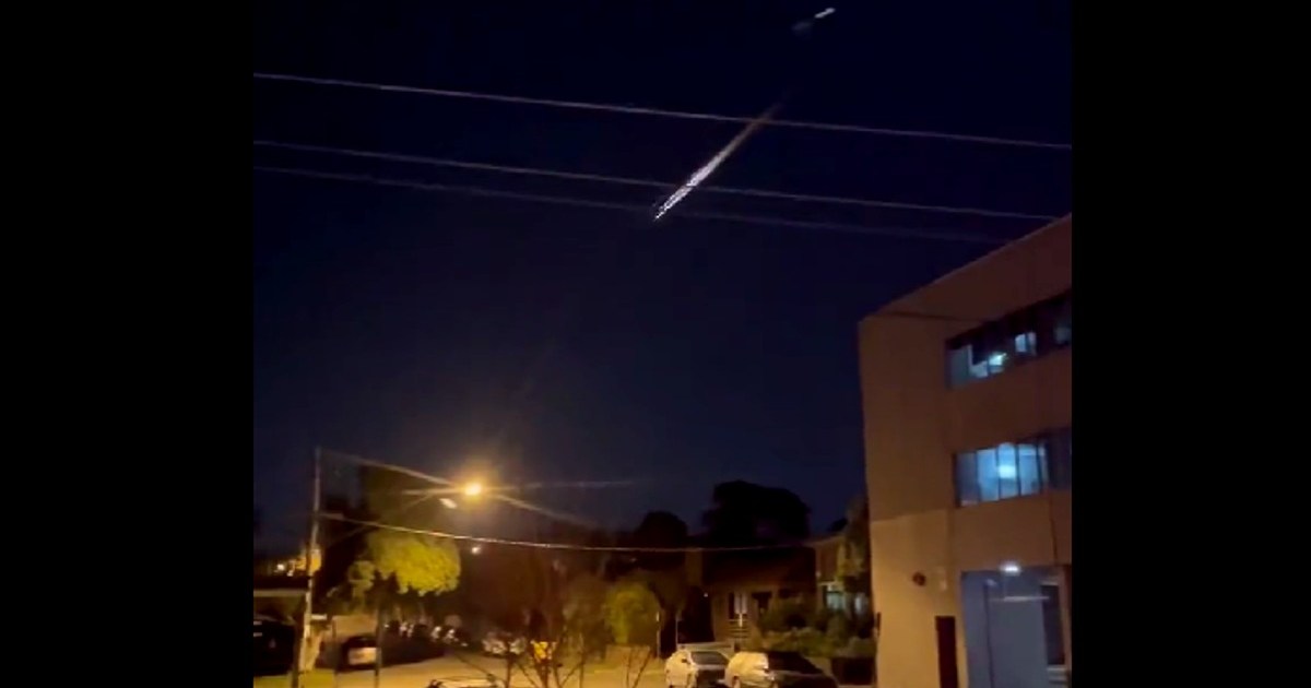 'Boom and earthquake': Amazing spectacle streaks over Melbourne