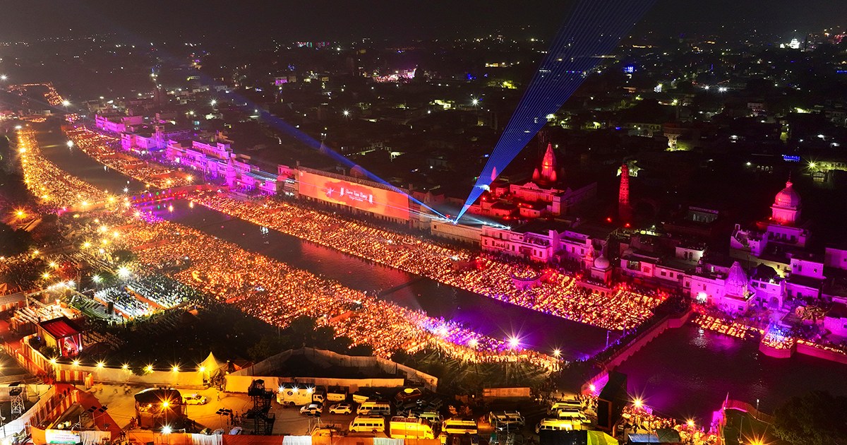 Indians in Uttar Pradesh set a world record celebrating Diwali