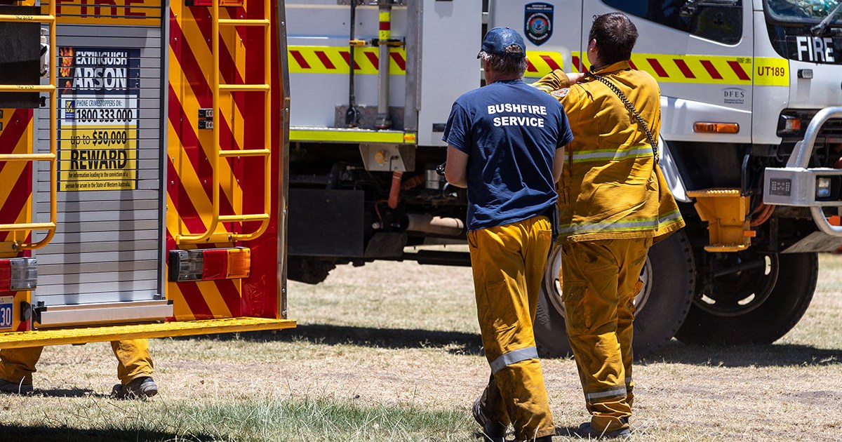 Ten homes lost in Perth bushfire amid 'unforgiving' forecast