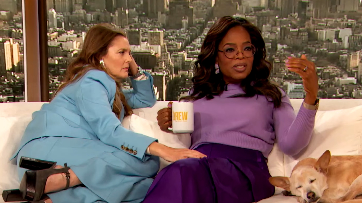 Drew Barrymore's handsy chat with Oprah Winfrey labelled ‘creepy’ Drew Barrymore's handsy chat with Oprah Winfrey labelled ‘creepy’