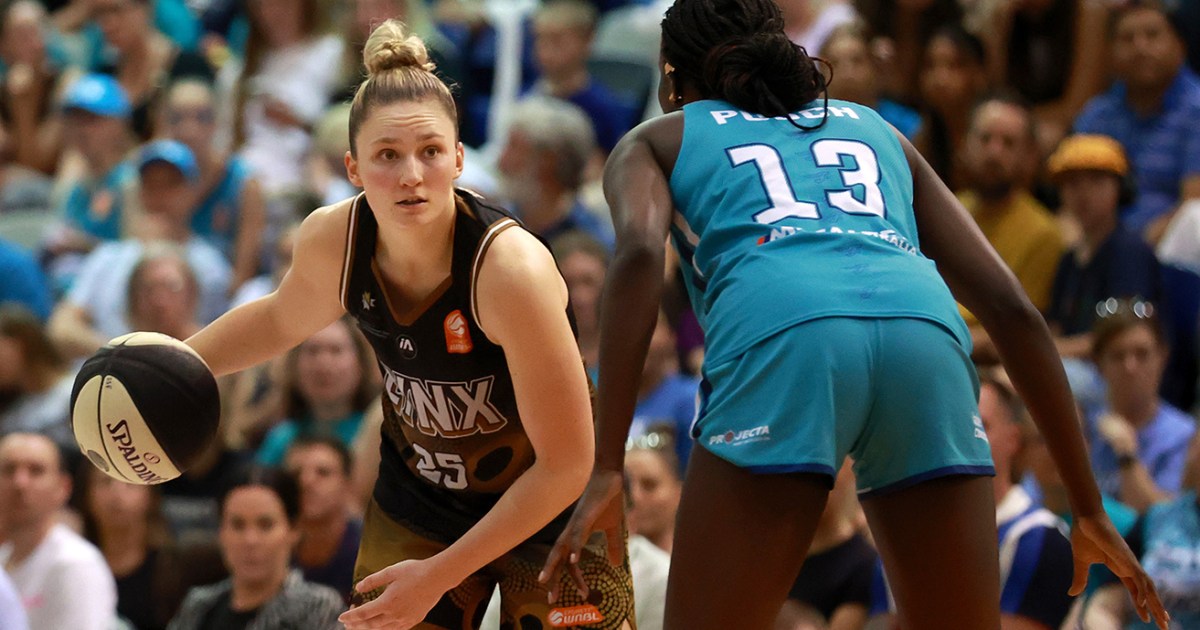 Amy Atwell leads Perth Lynx blitz in WNBL grand final opener