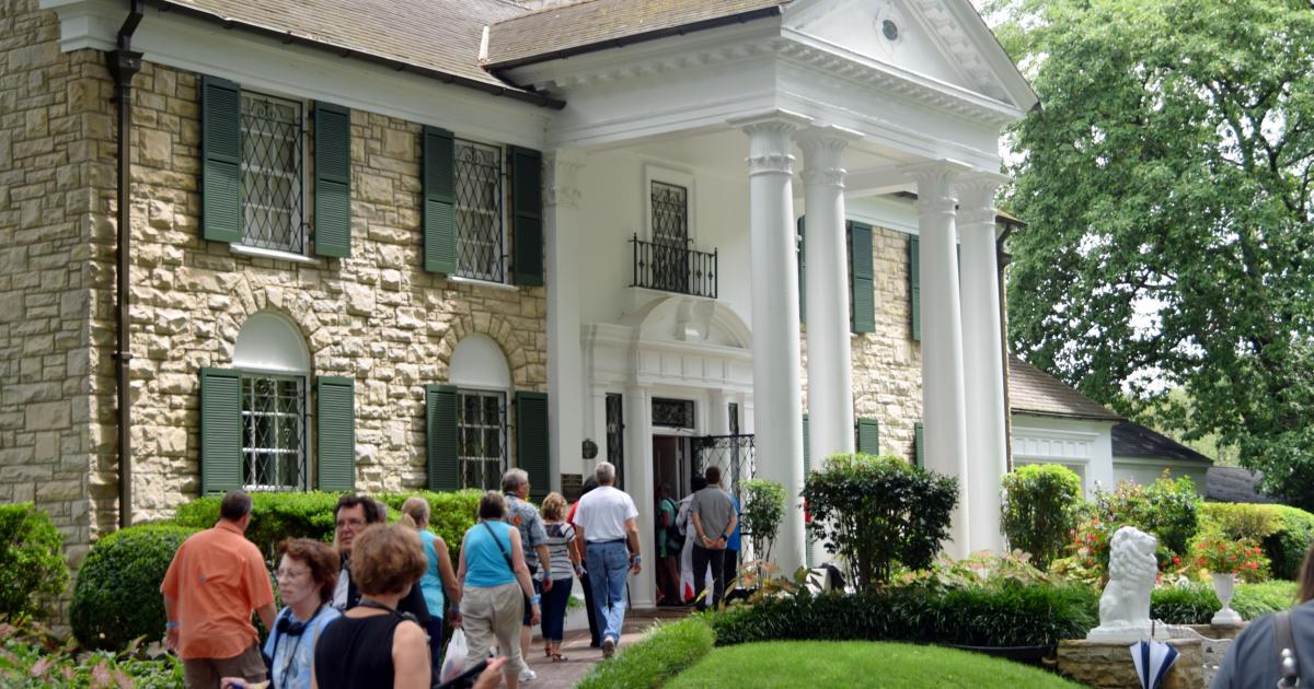Fraudster jailed for plot to sell Elvis's beloved Graceland