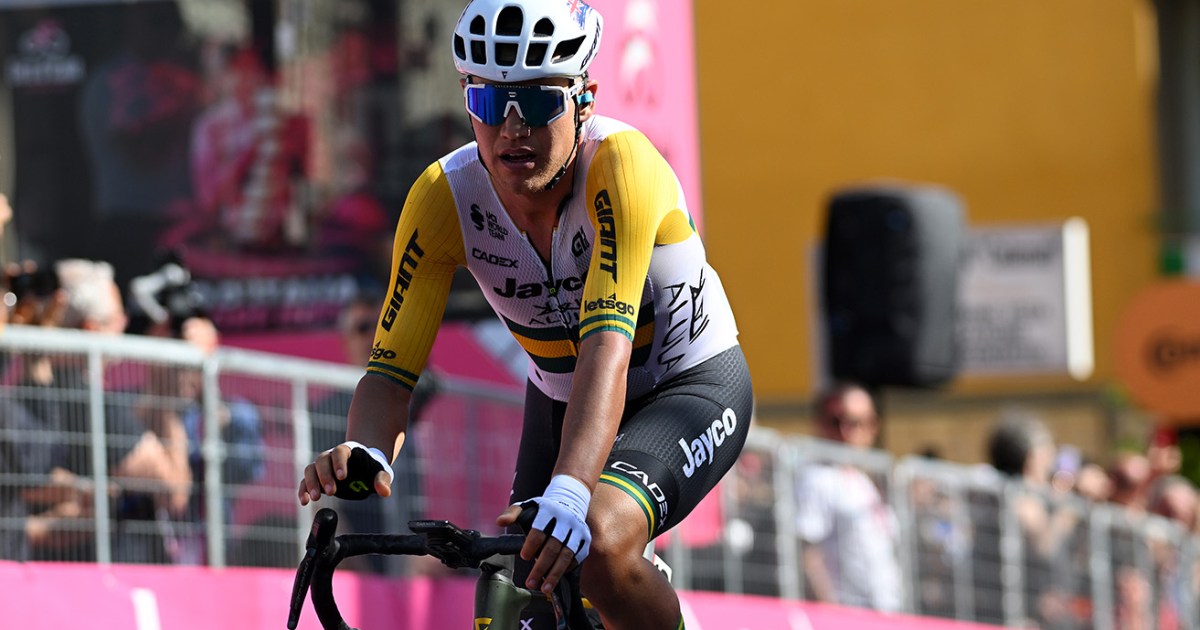 Cyclist Luke Plapp undergoes surgery after heavy crash in time trial