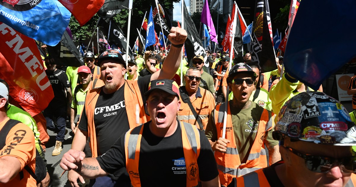 Workers marching again in support of the CFMEU