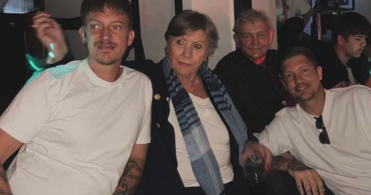 John Farnham makes rare appearance at Coldplay concert | The New Daily