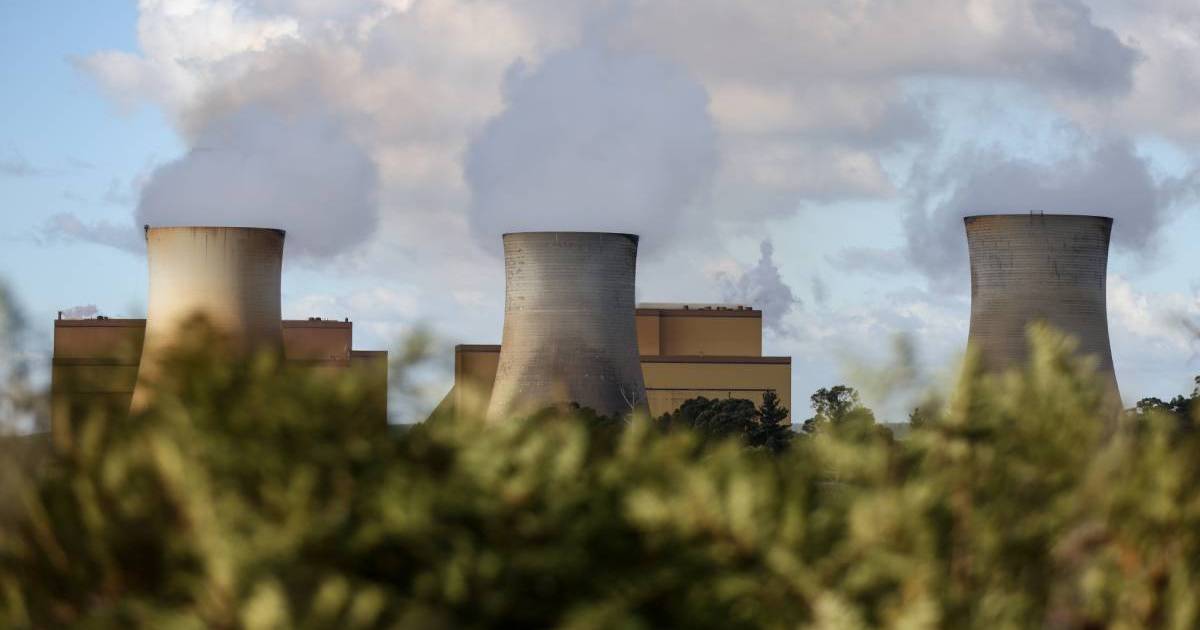 'Farcical': PM rubbishes Dutton's nuclear plan