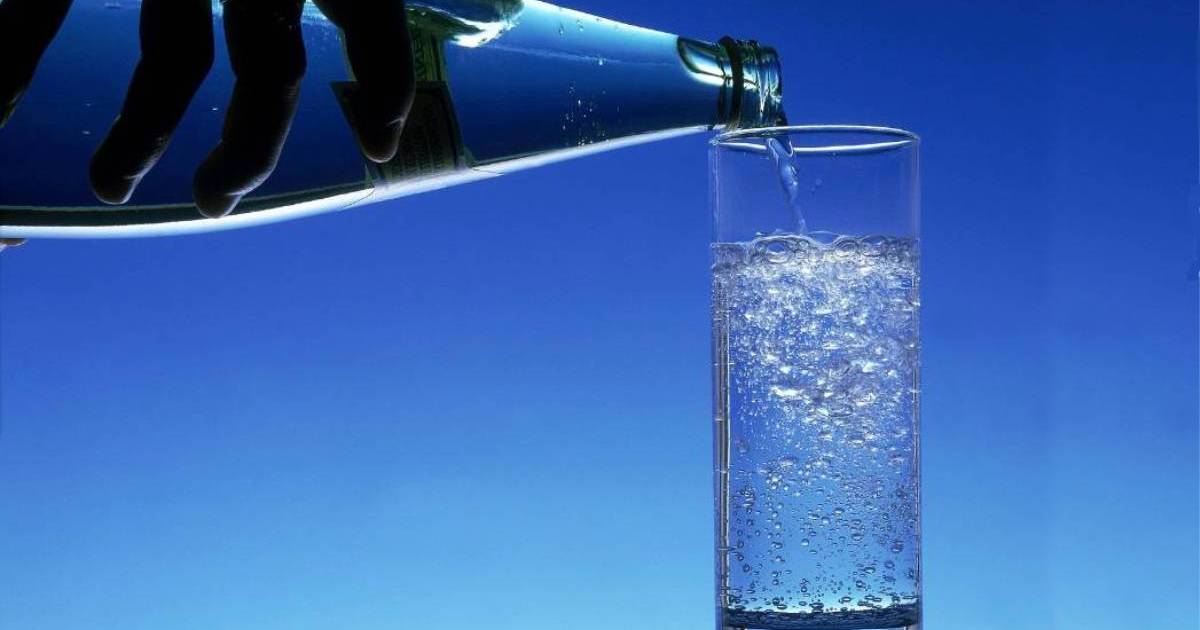 Why sparkling water won’t help us lose weight