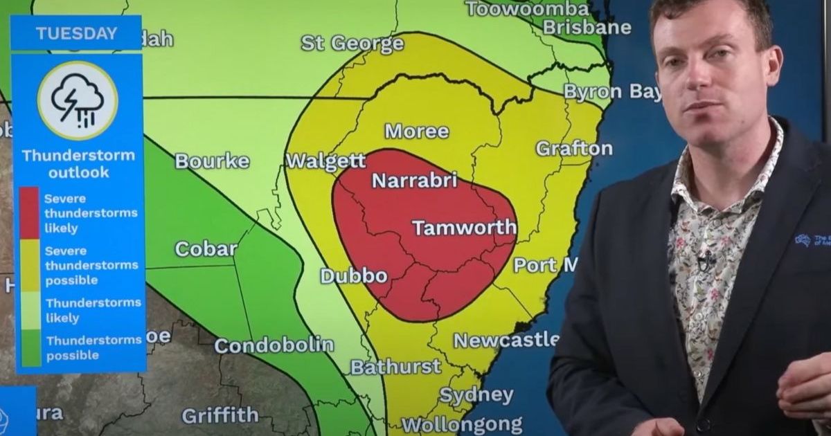 Huge line of severe thunderstorms heading across NSW