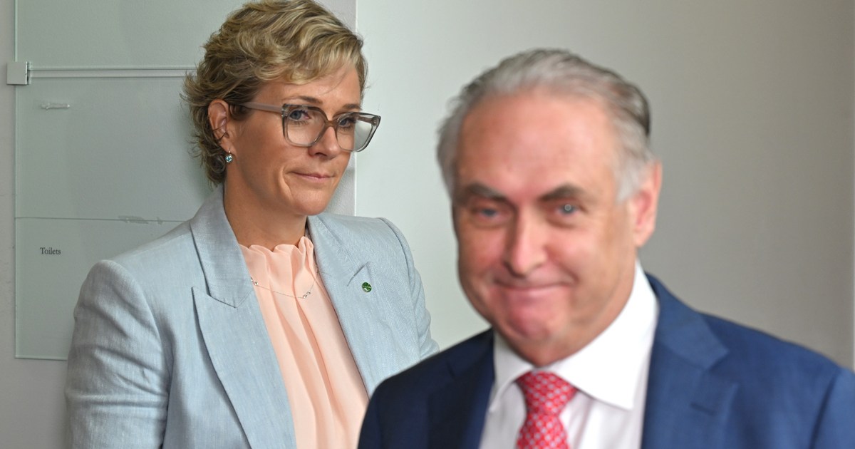 'Stitch up': Steggall, minister in heated clash over donations