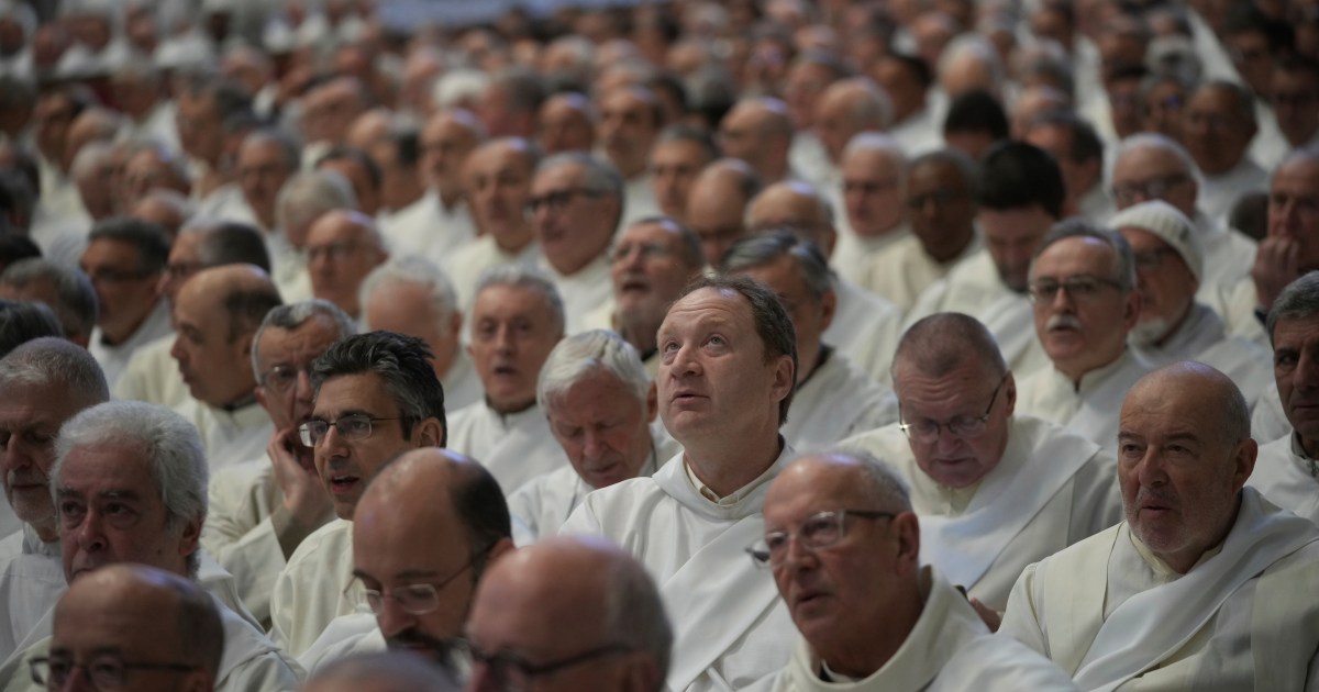 Pope Francis 'critical' as Vatican shares latest blood tests