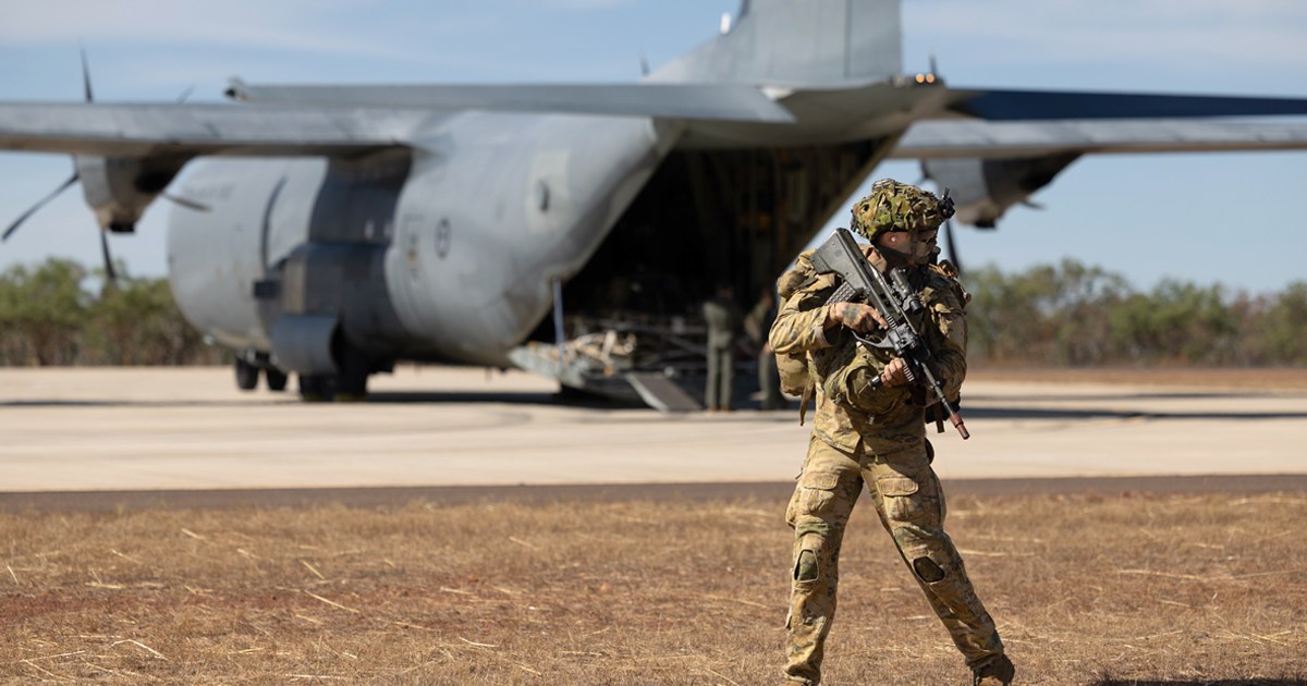 Australia sends military planes to Middle East