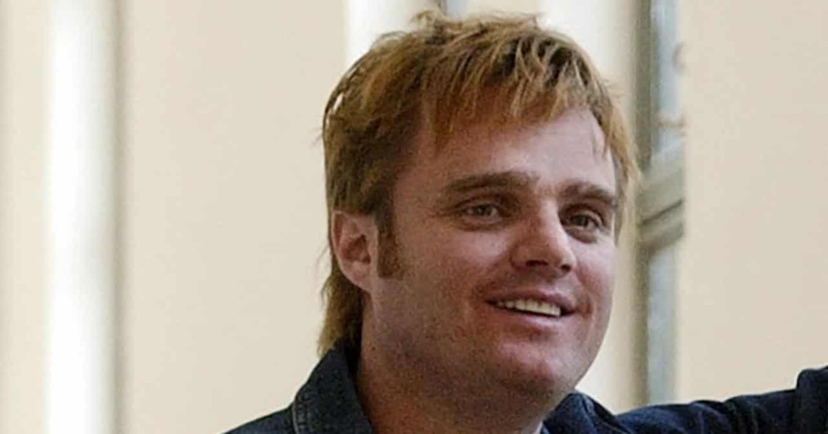 Former Neighbours star asks for no conviction for Nazi salute