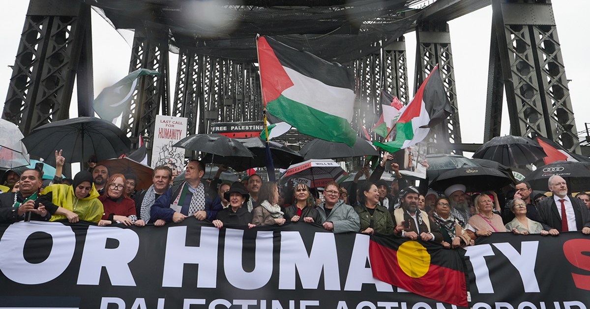 No 'open season' for bridge protests: Minns