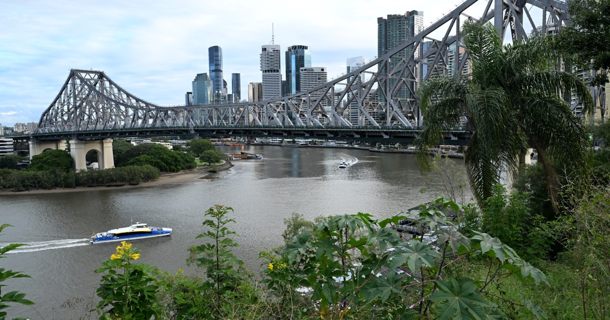 Police vow action if pro-Palestine march blocks bridge