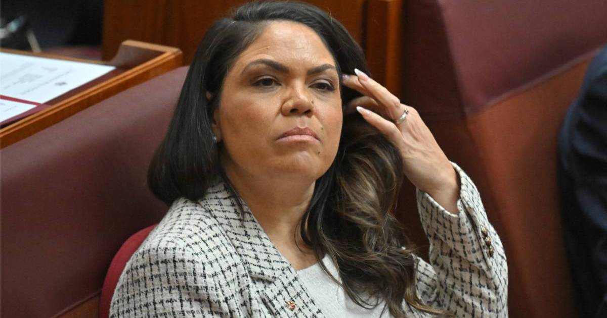 Axed senator still welcome after failure to back leader