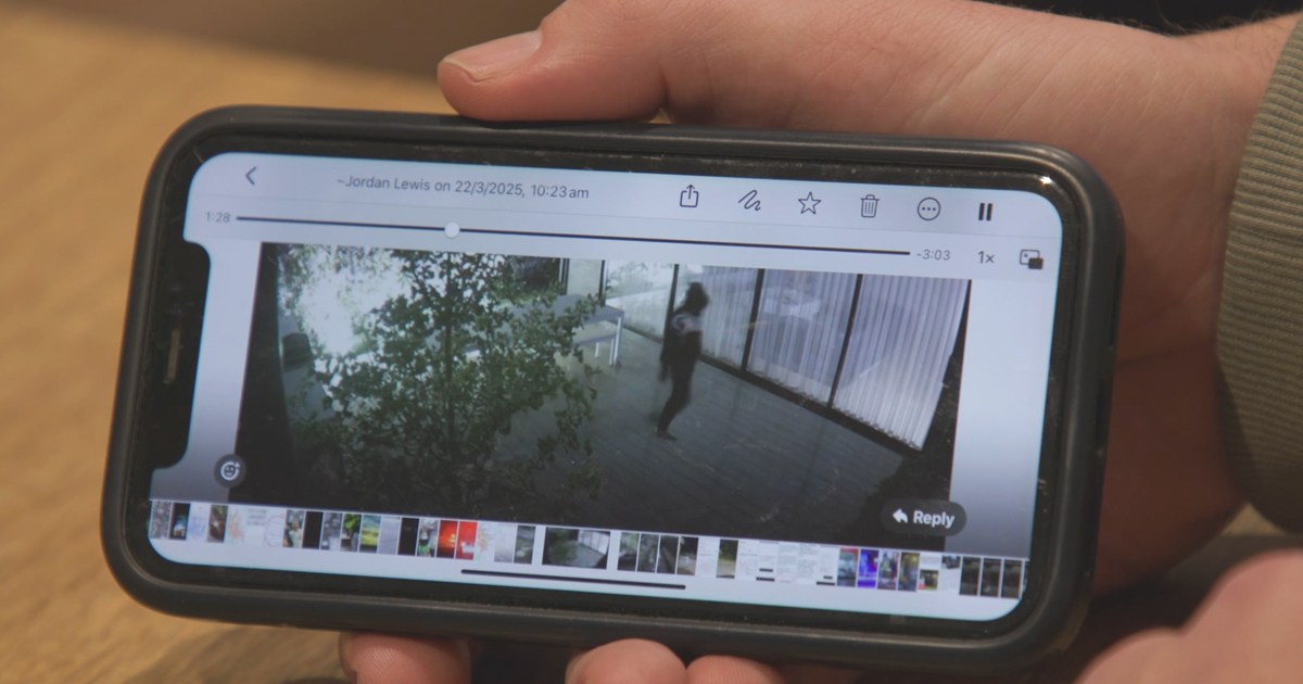 Dads patrol Melbourne streets to drive down crime