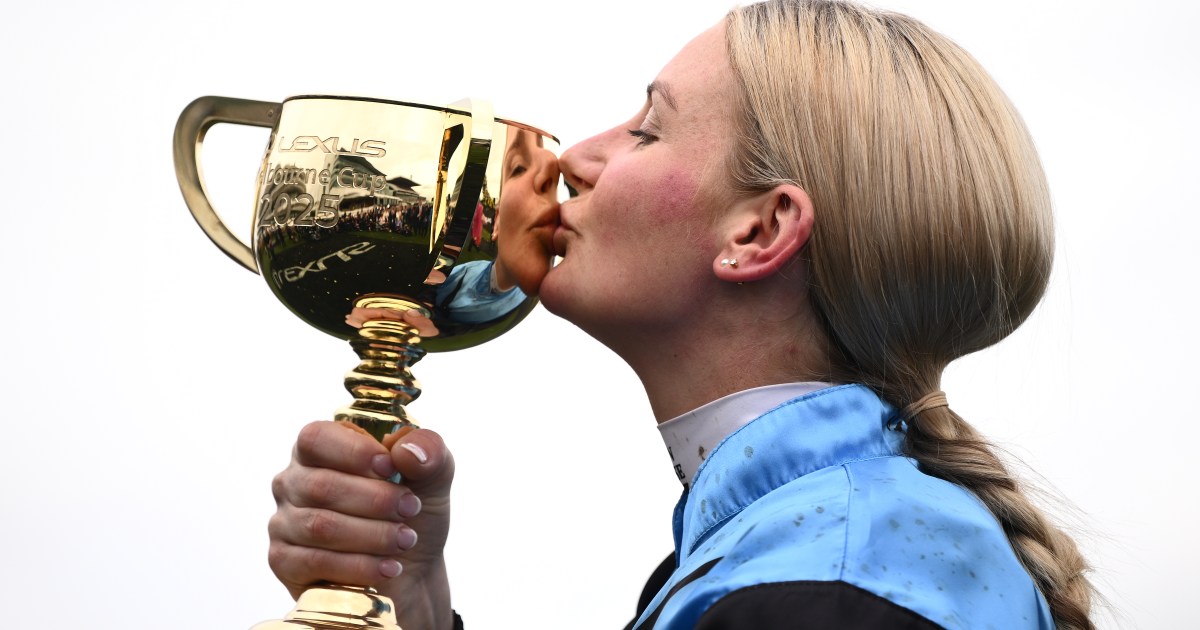 Woman jockey on Half Yours wins Melb Cup