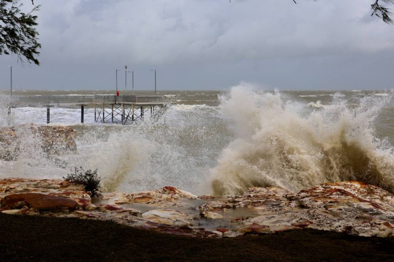 Top Enders to hunker down as cyclone arrives
