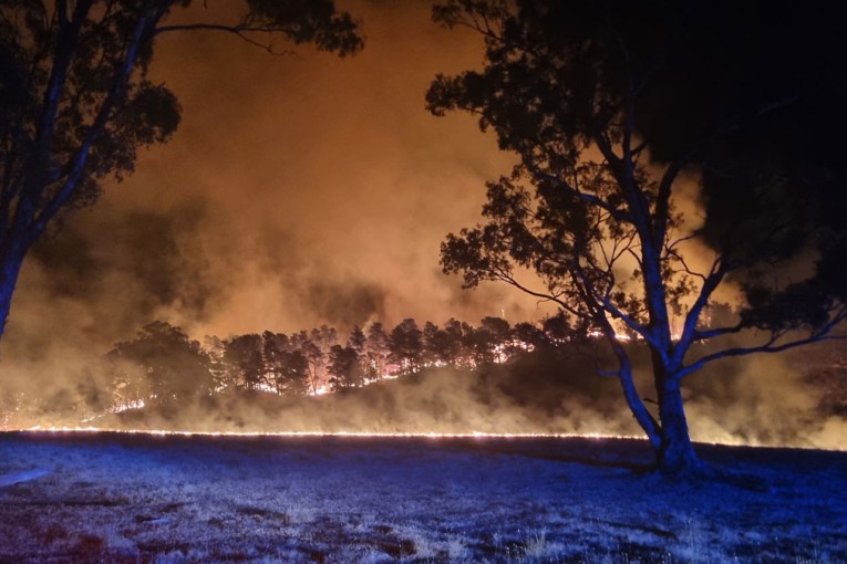 Heartbreaking loss amid ongoing bushfire threat