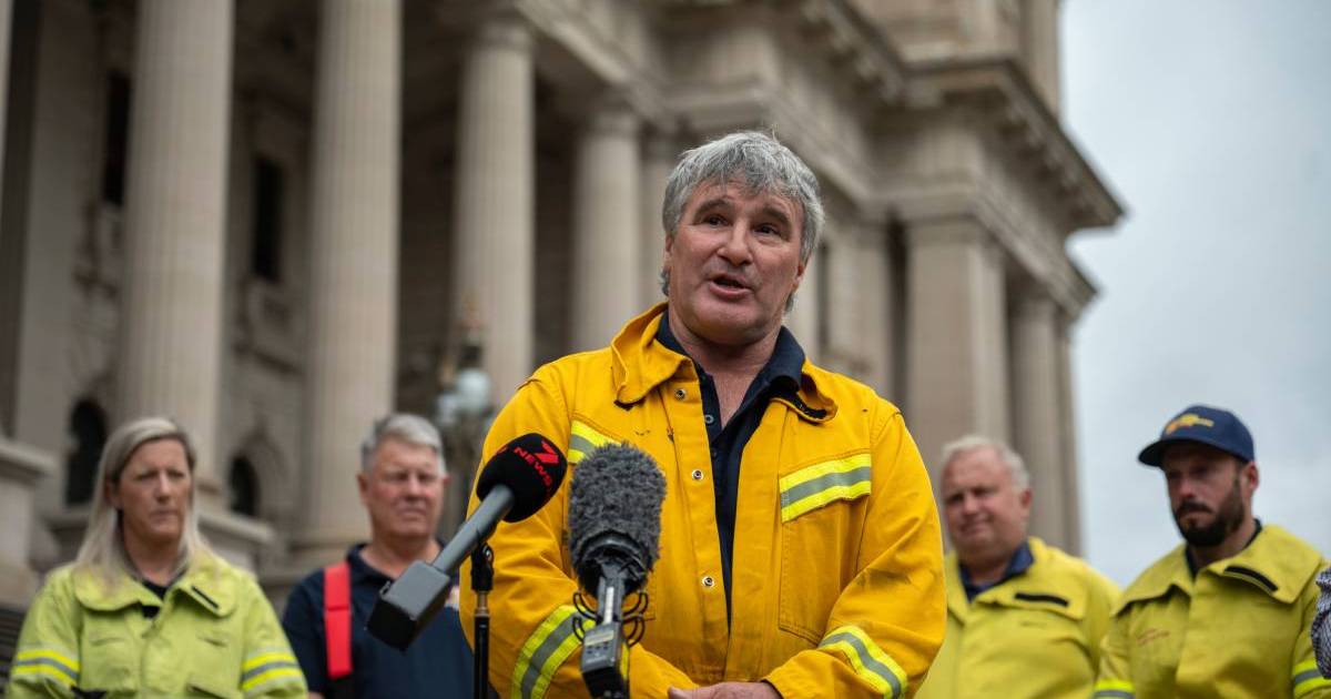 Winds threaten to flare fires again after 'terrifying' floods