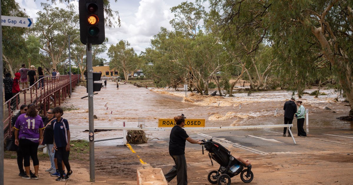 Heavy rain triggers flash flooding, power outage fears