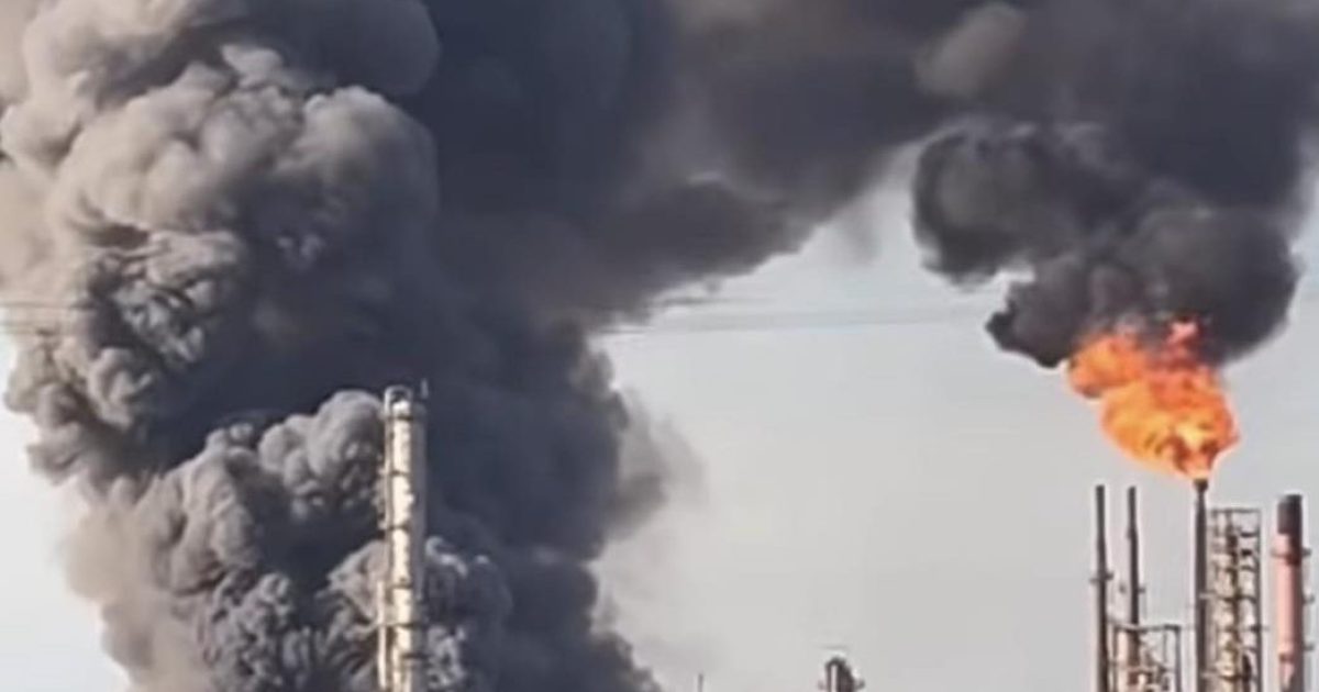 Texas oil refinery in flames after 'extremely powerful explosion'
