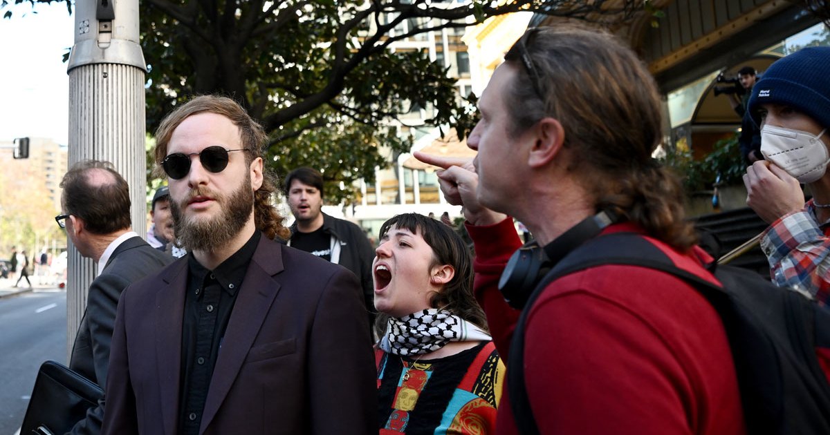 Neo-Nazi Joel Davis sledged as 'scum' in fiery court confrontation